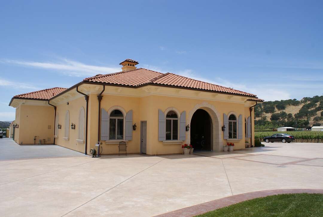 Opulent mansion on 80 acres in Fairfield