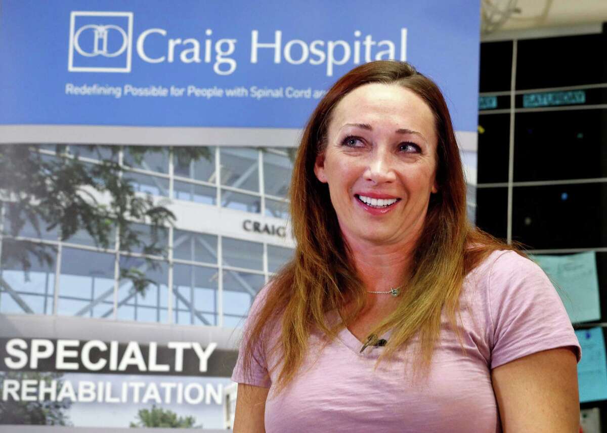 Paralyzed Amy Van Dyken returns to broadcast booth