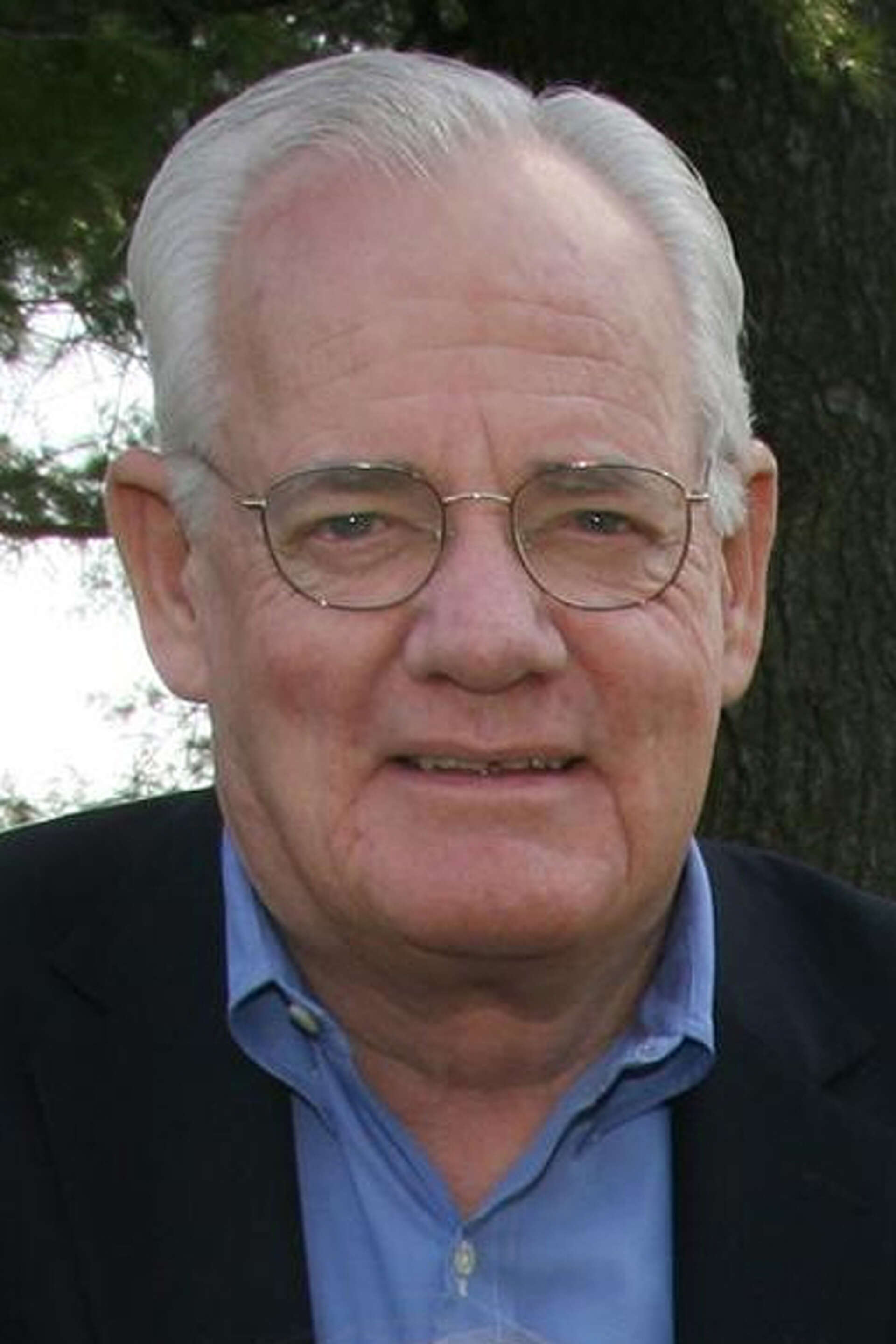 Winklevoss twins' dad hopes to build rowing empire in Bridgeport