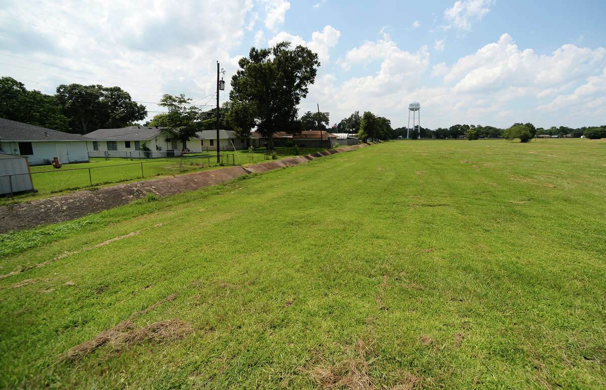 Groves Pea Patch to become gated community