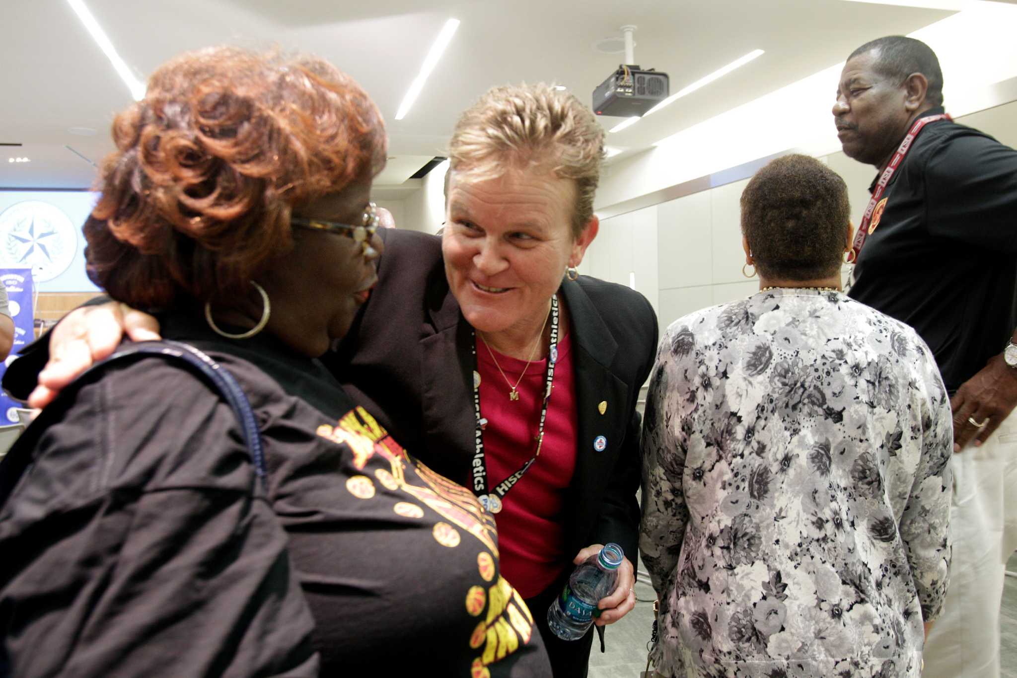 Yates' 2 new state titles come at a personal loss