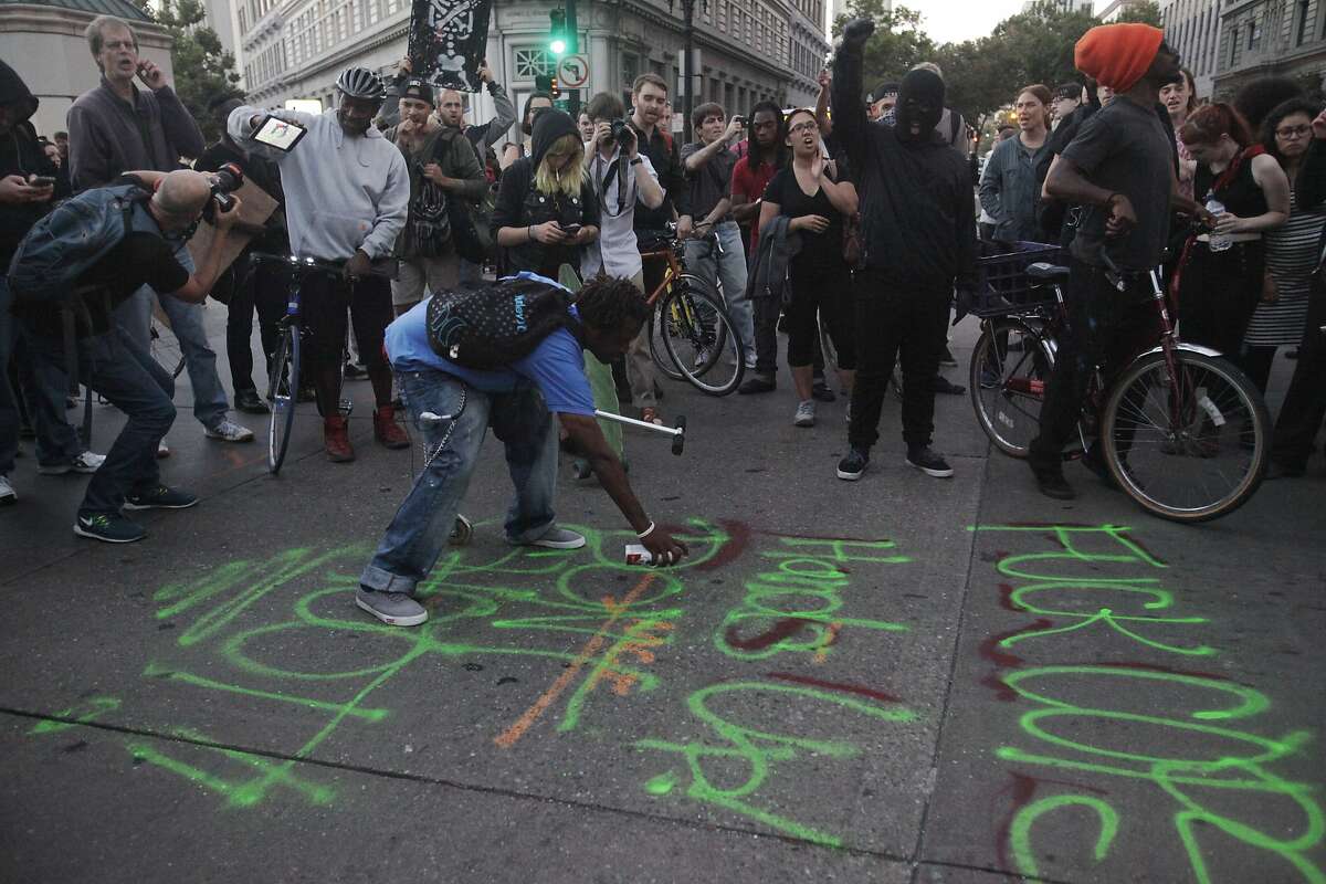 Oakland, Berkeley marchers protest Missouri shooting