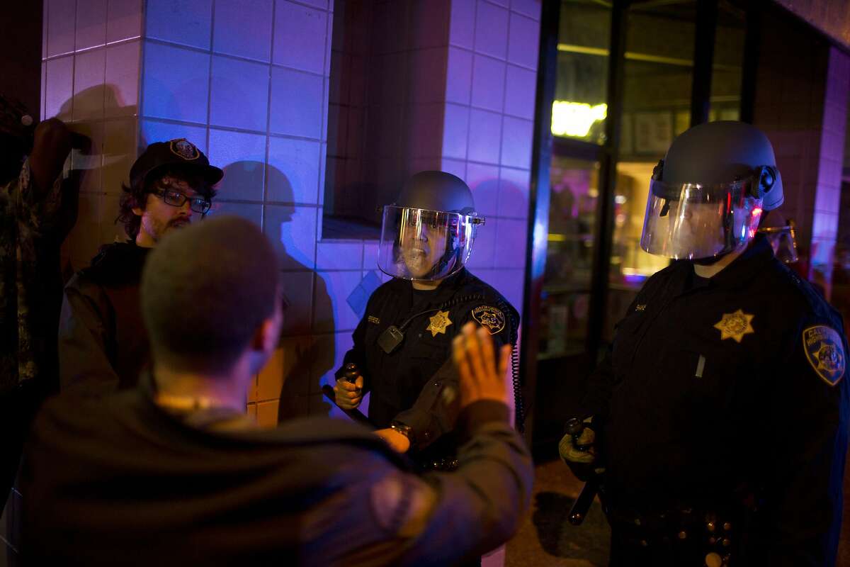 Oakland, Berkeley marchers protest Missouri shooting