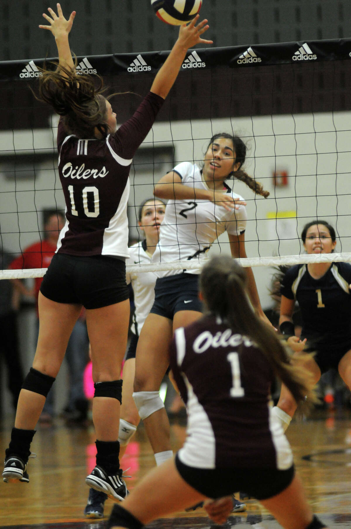 Pearland edges Dallas Bishop for third place in Adidas tournament