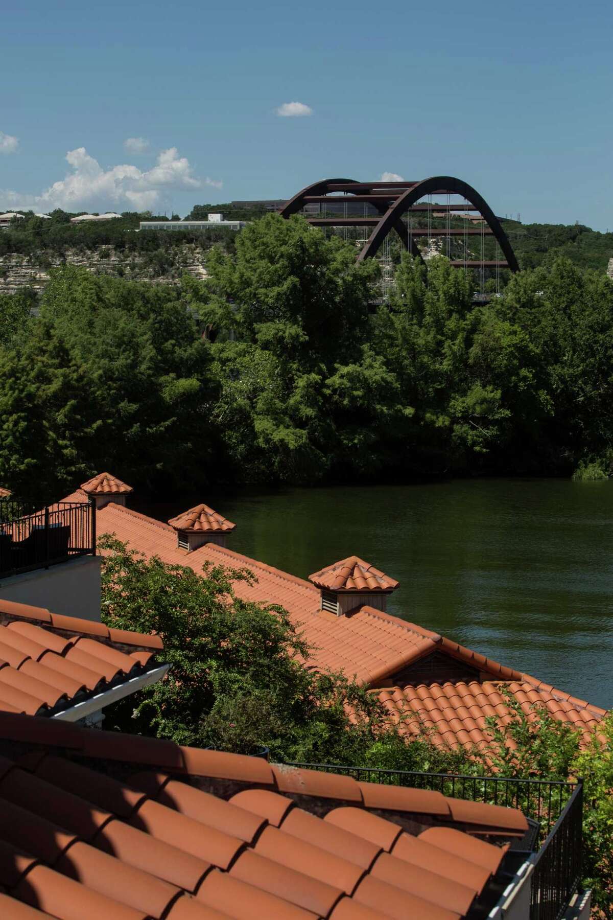 Designing Houston couple's Austin home is lakeside luxe