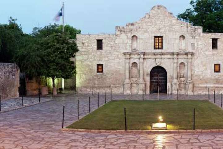 Unique facts about the Alamo, including the history behind its first photo