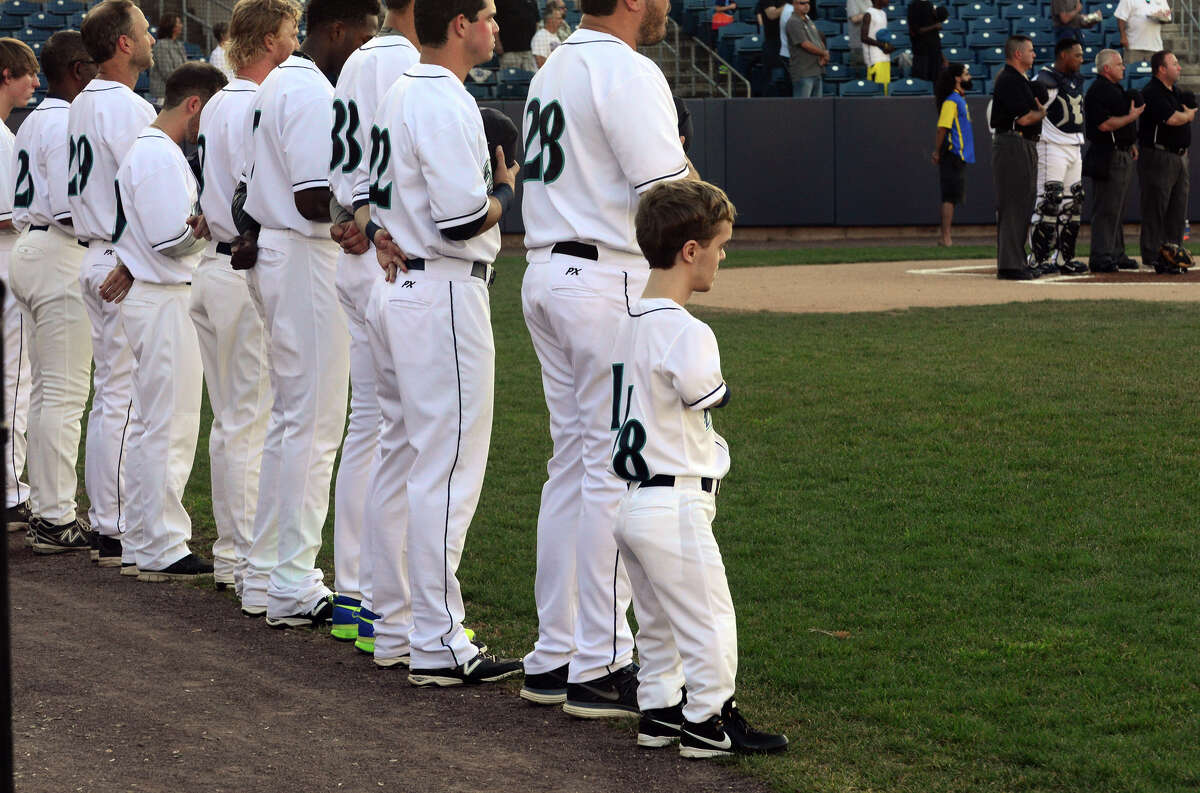Buckingham, Bluefish re-create history on Eddie Gaedel Tribute Night