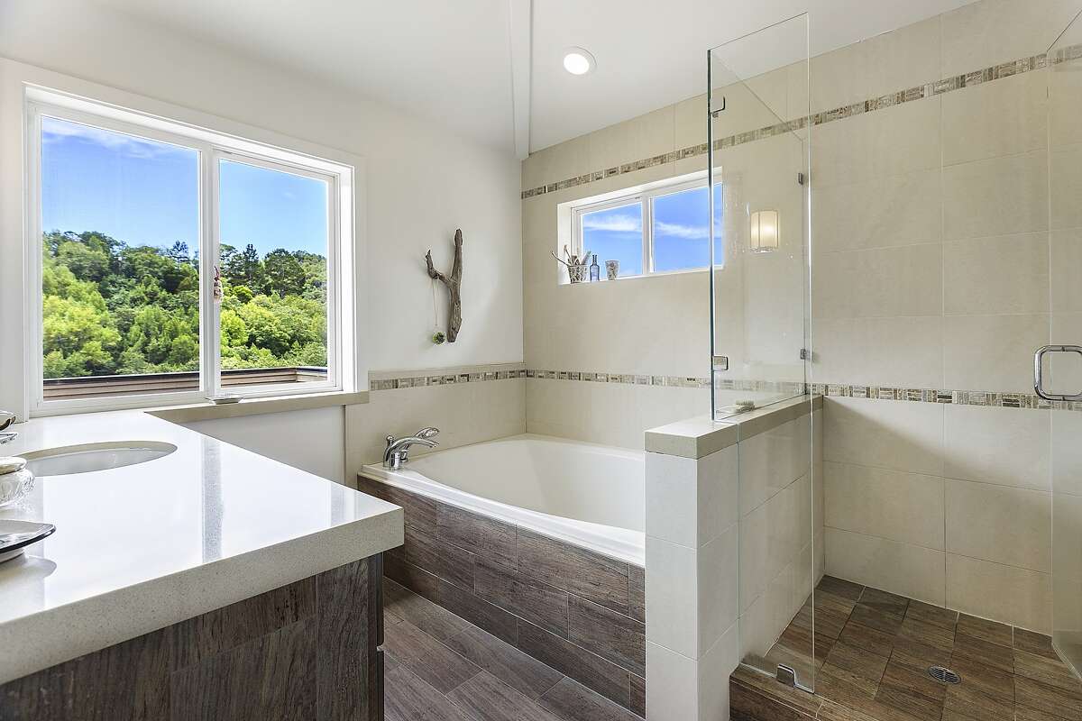 Contemporary Ranch house in Fairfax