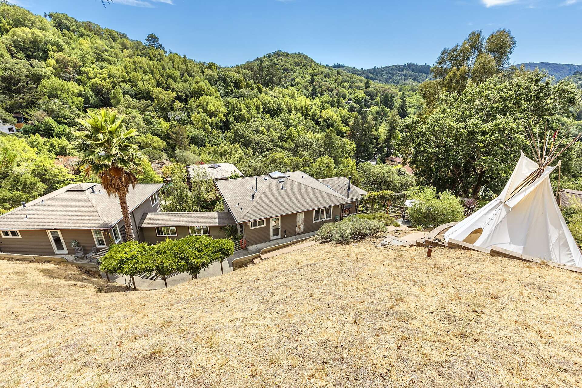 Contemporary Ranch house in Fairfax