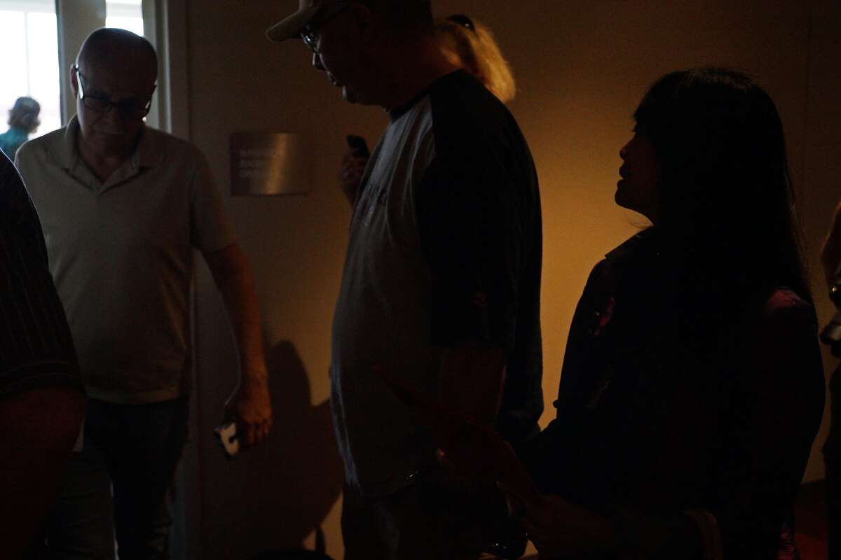 Feng shui consultant tours Levi's Stadium to find winning design