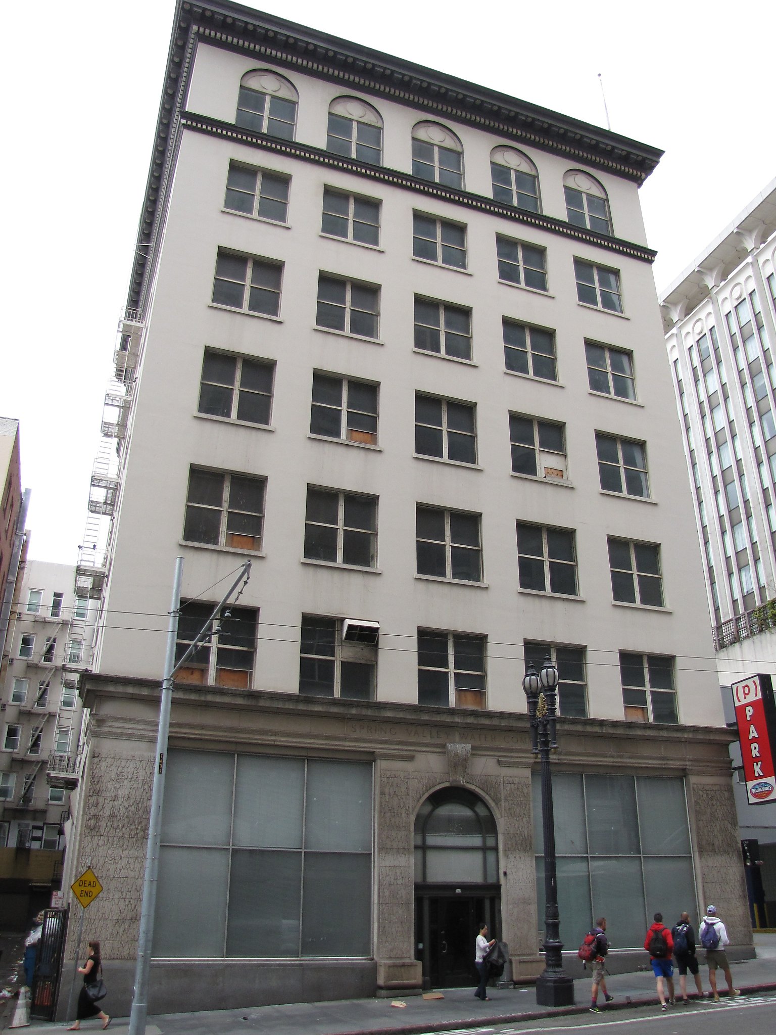 A Union Square building coated in (sculptural) water