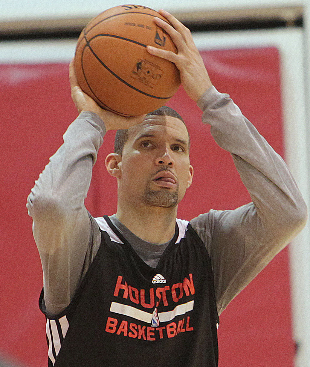 Rockets re-sign Garcia to one-year deal