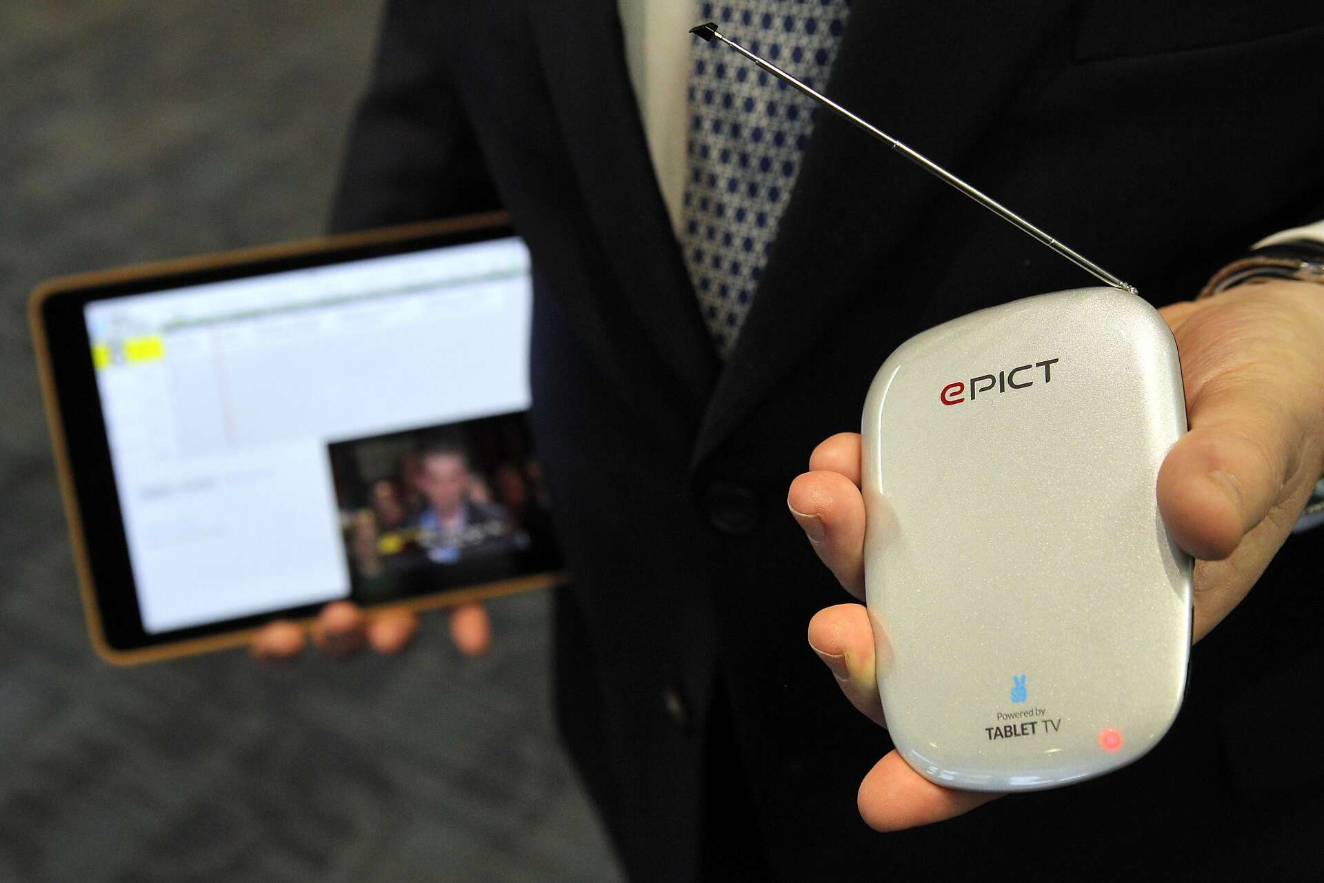 No fees, no wires, just TV on a tablet, startup promises