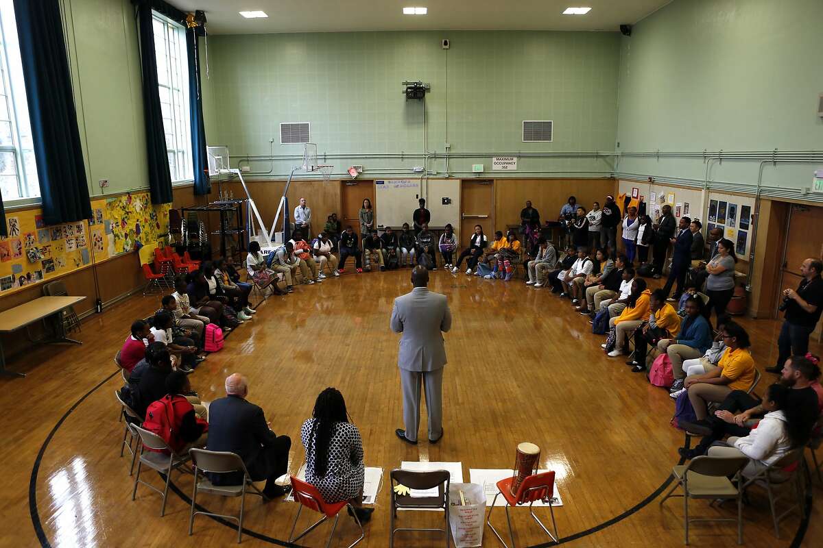Oakland superintendent seeks big pay raise for teachers
