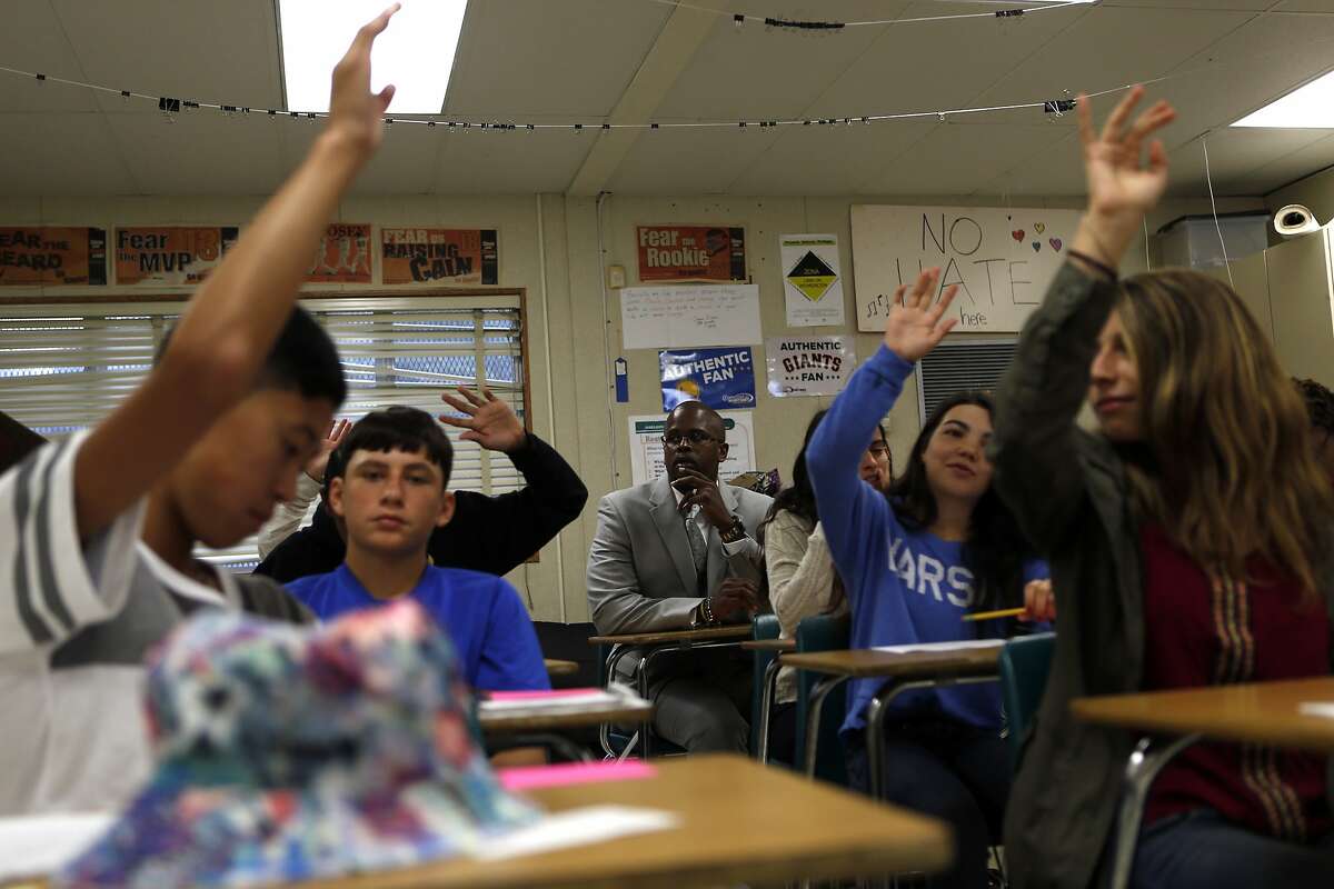 Oakland superintendent seeks big pay raise for teachers