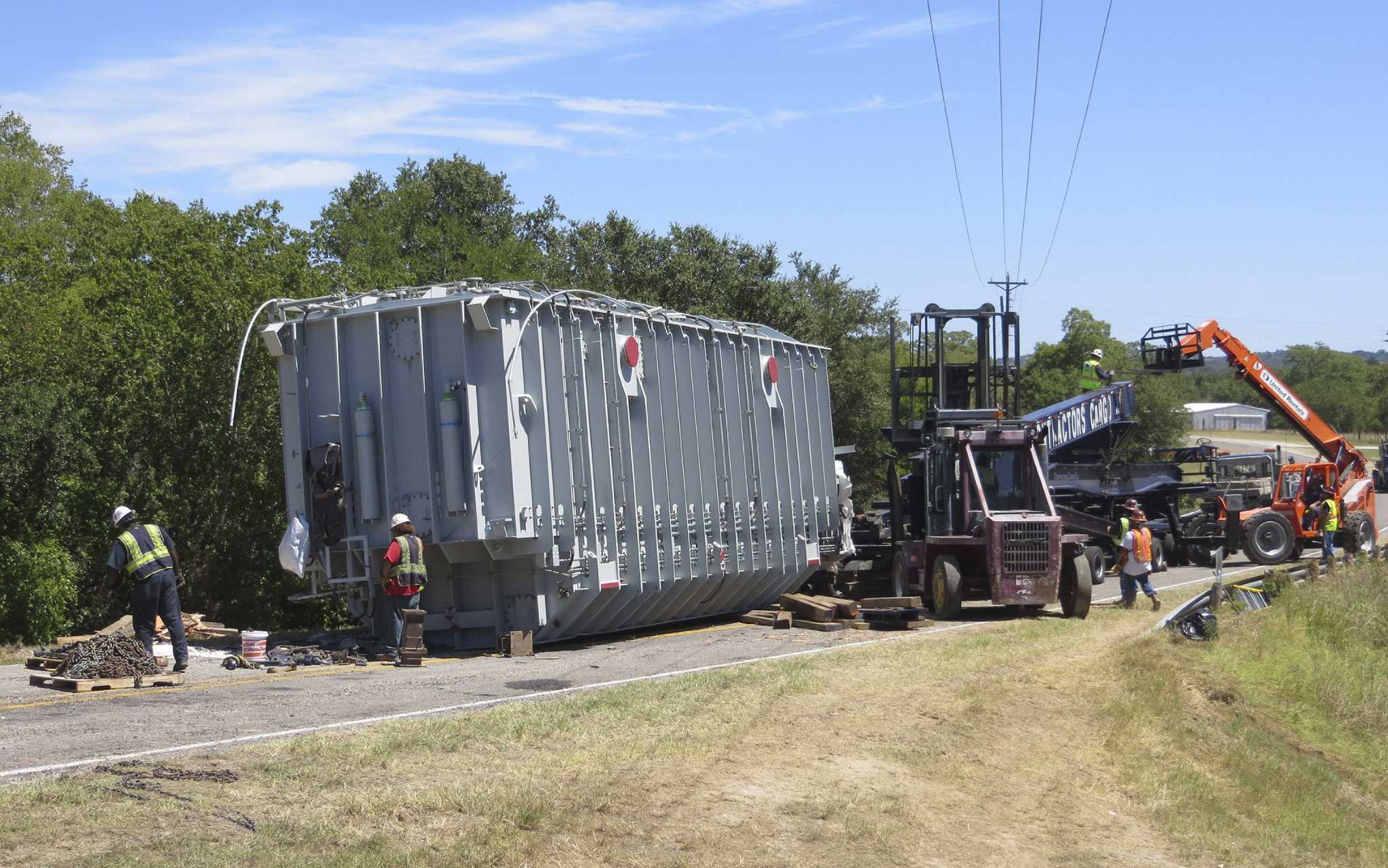 Trailer failure left something really big in Kendall County road