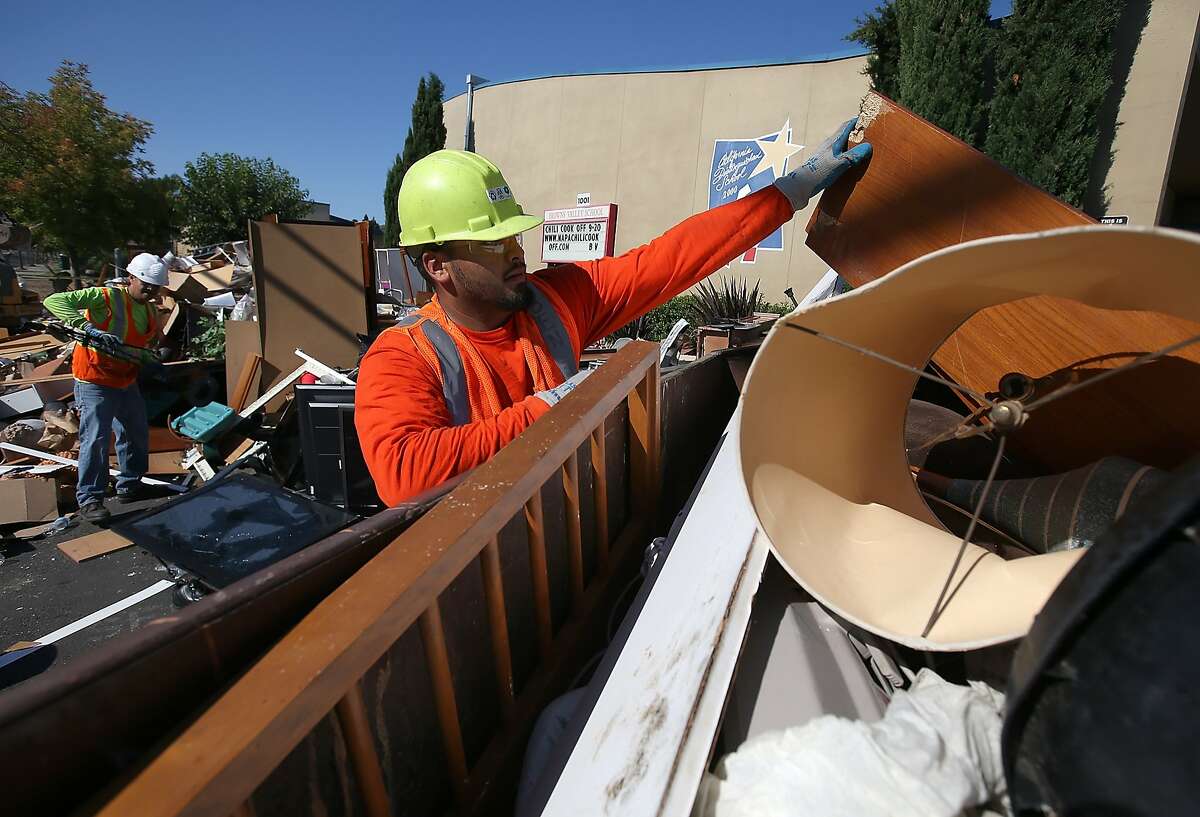 Aftershocks, aid are focus days after Napa earthquake