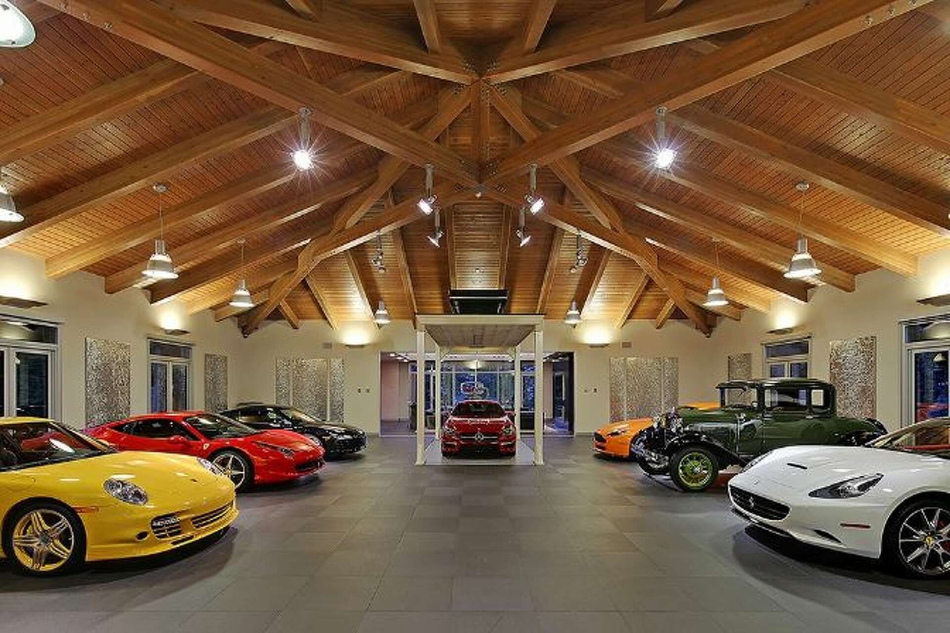 The ultimate pad for a man and his cars?