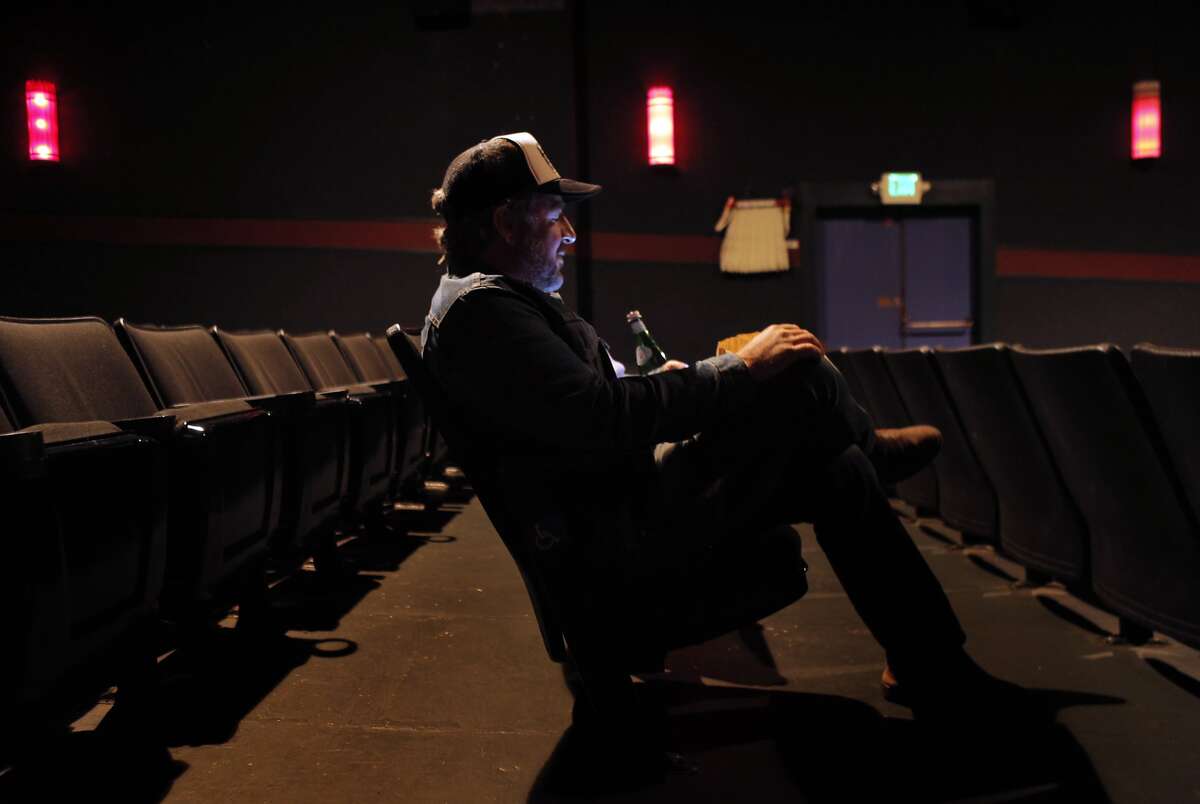 Neighborhood theaters buck trend to stay alive