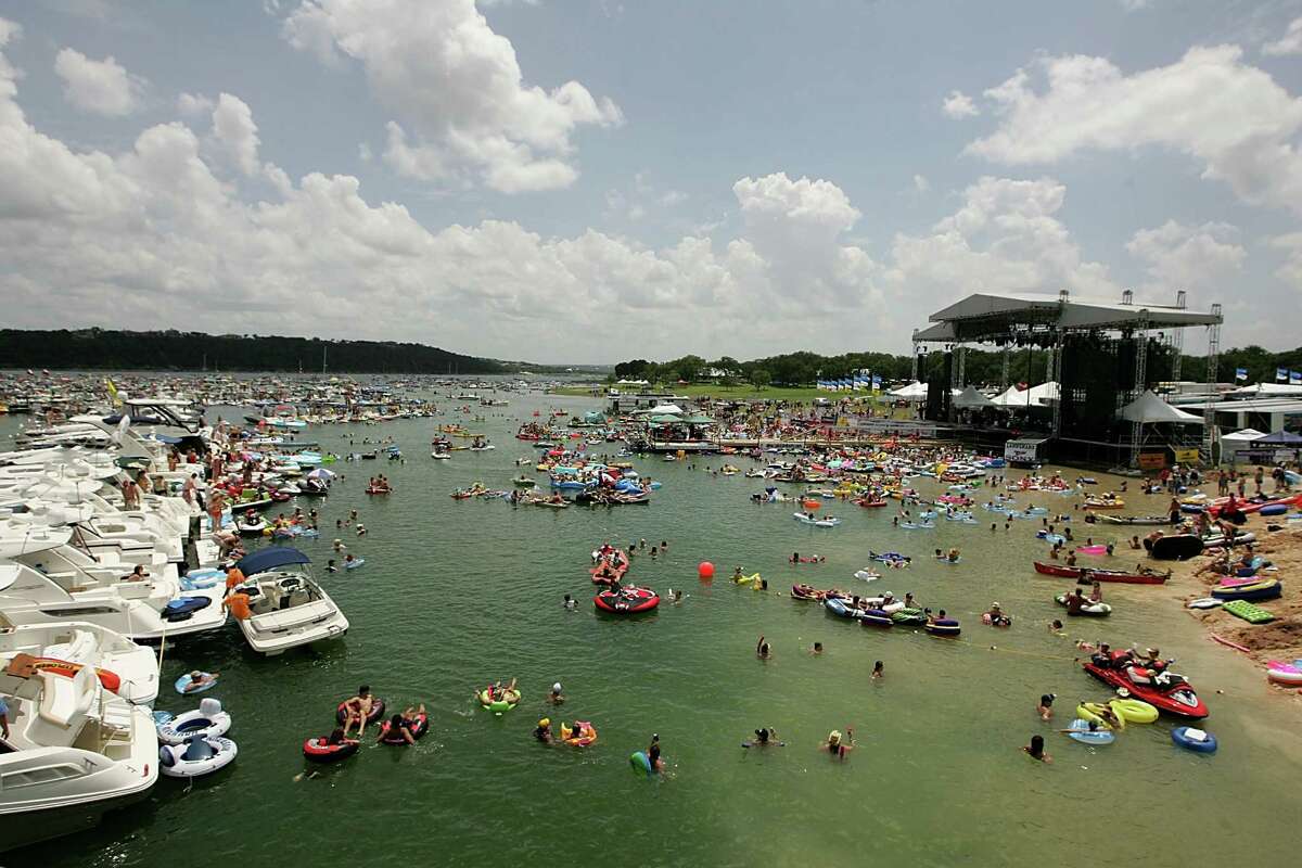Vacation site ranks best Texas cities for Spring Break