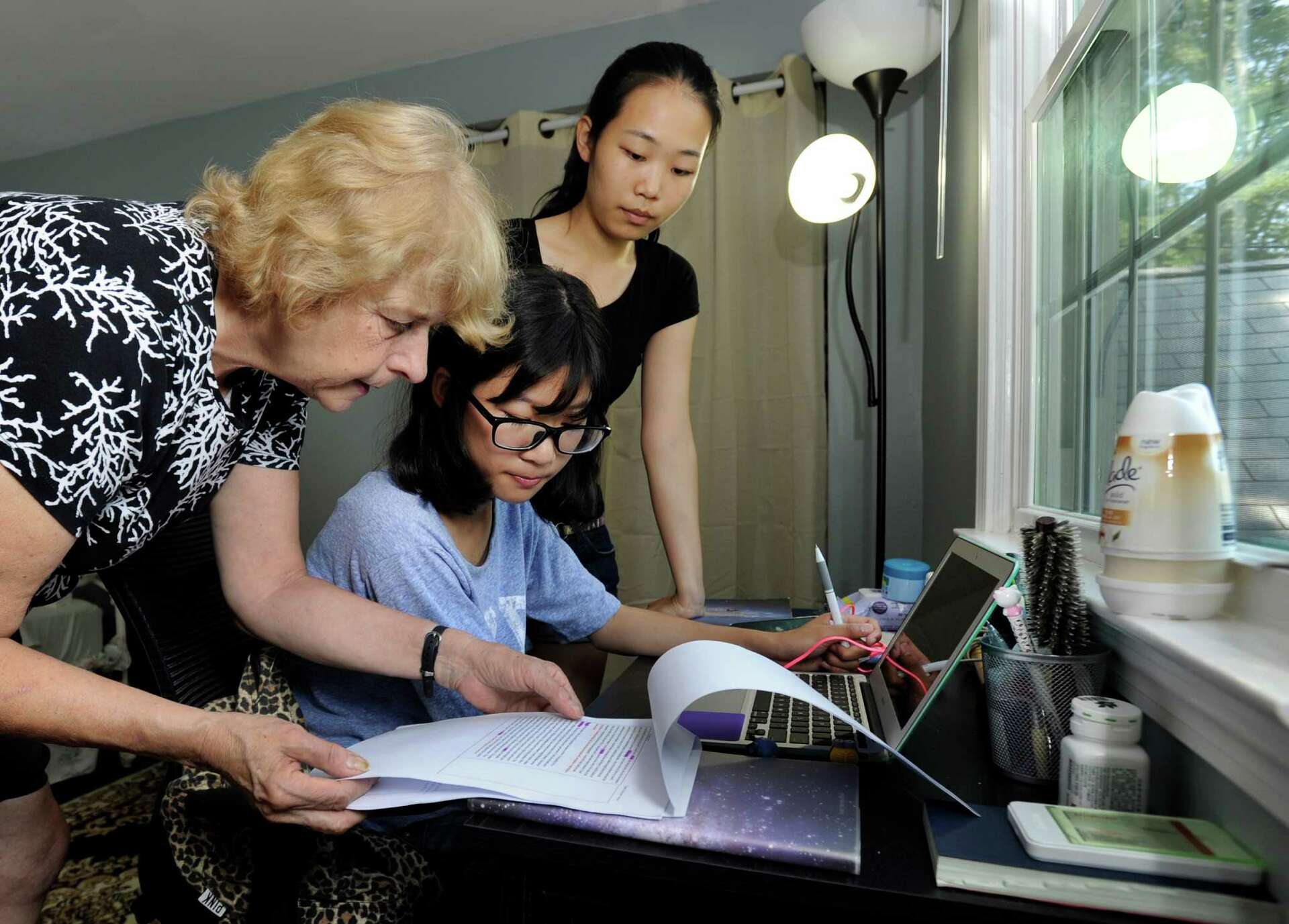 Chinese exchange students fill empty nests