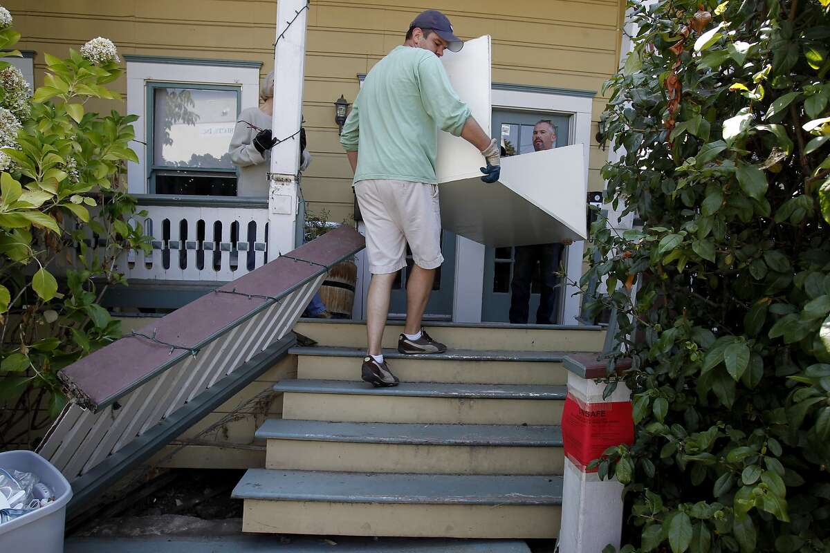 Blue-collar workers forced from red-tagged homes by Napa quake