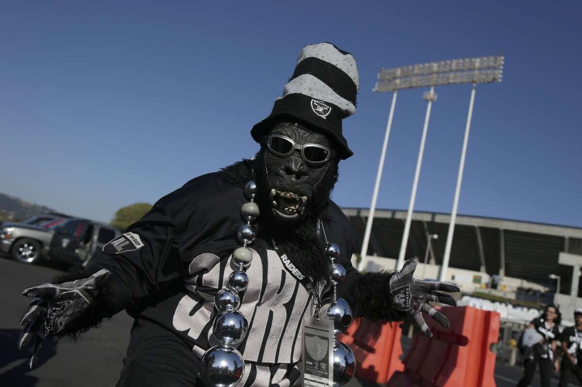 49ers and Raiders: Tale of two stadiums