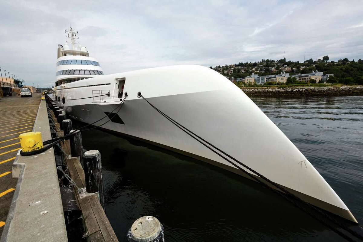One of the world's largest private yachts arrives in Seattle