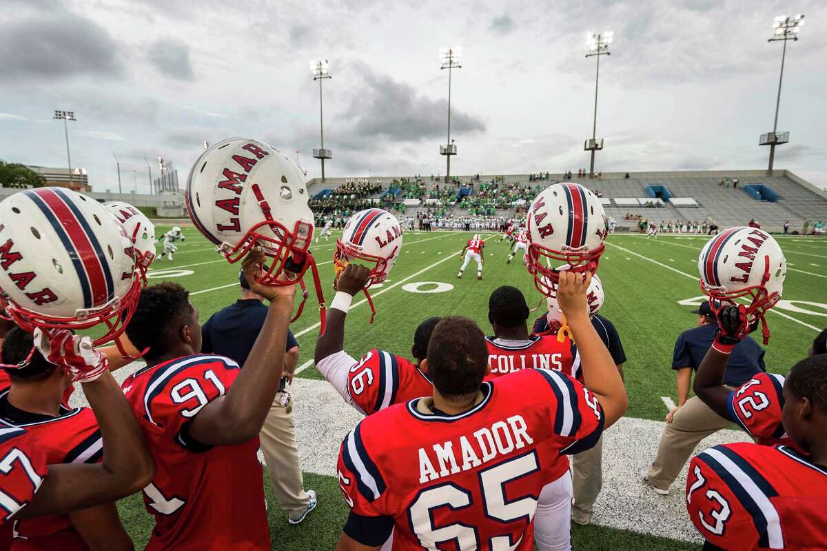 Big plays lead Lamar to big win over Brenham