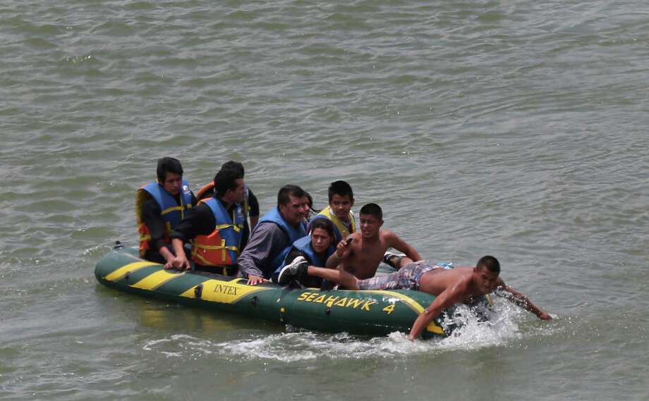 Mexican cartels ramp up human smuggling business - Houston Chronicle