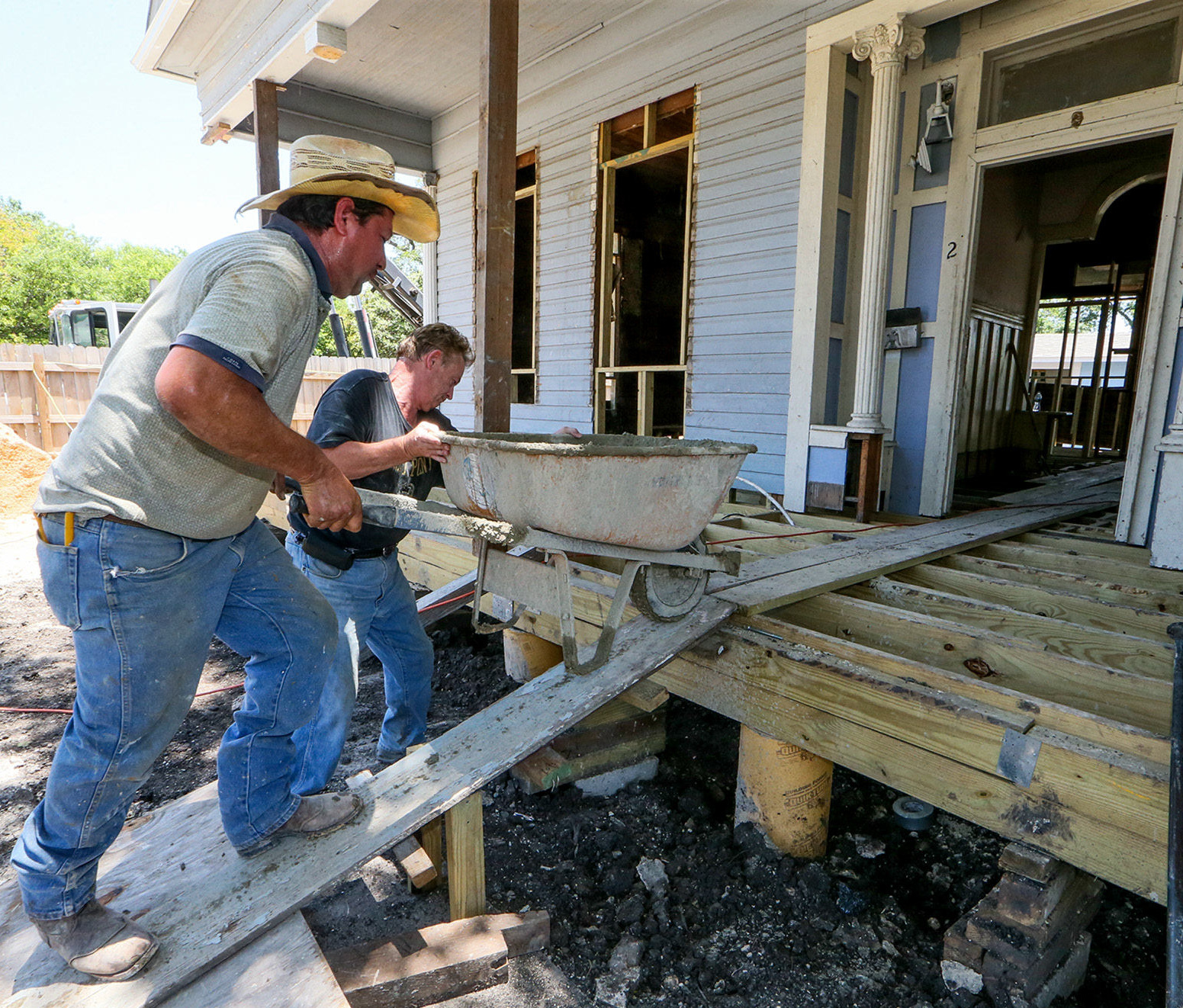 Denver Heights struggles for renewal in shadow of Alamodome