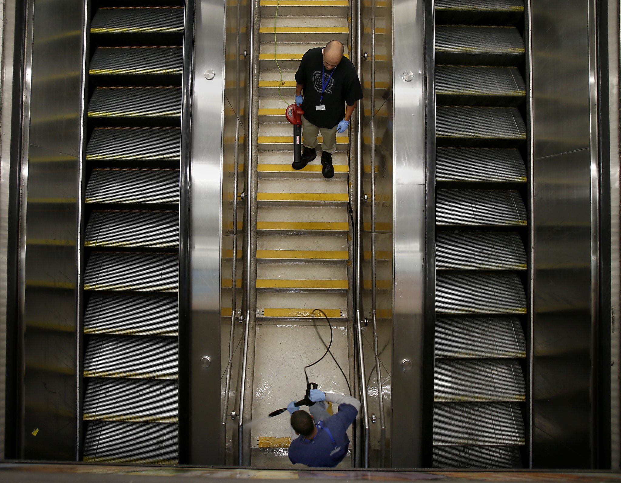Prankster pokes fun at frequent BART repairs, writes 'The Rapture' as ...