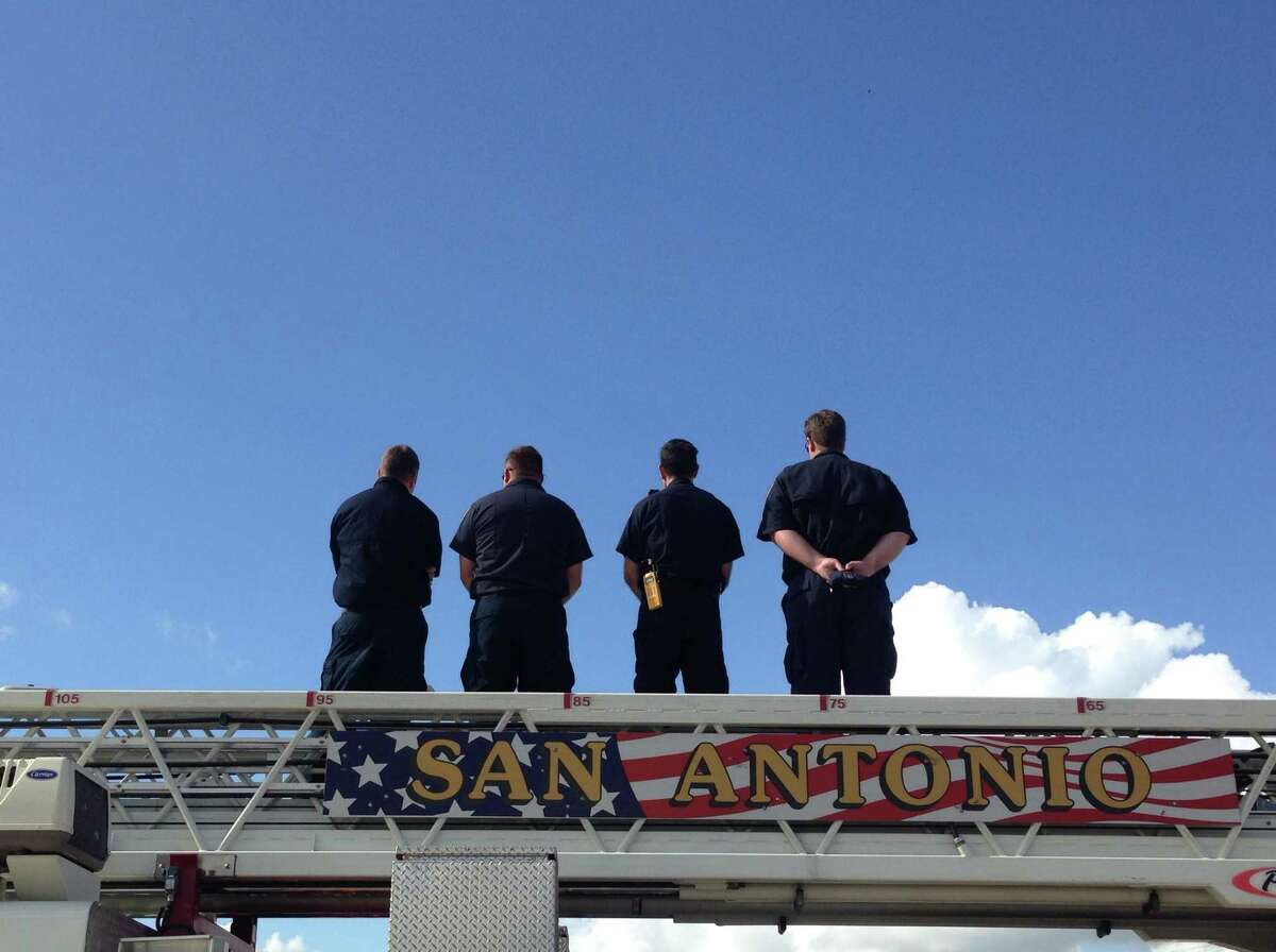 Hundreds remember slain Elmendorf chief