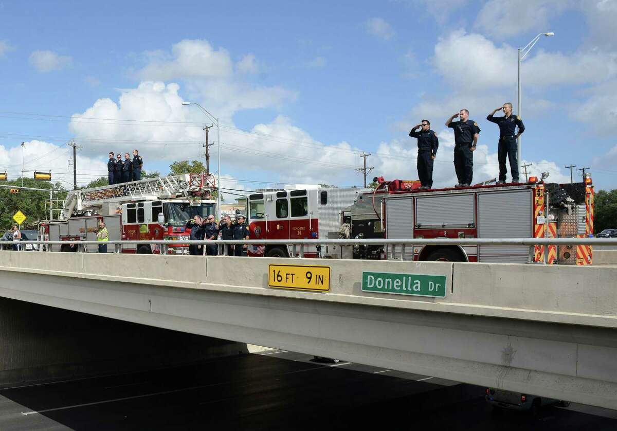Hundreds remember slain Elmendorf chief