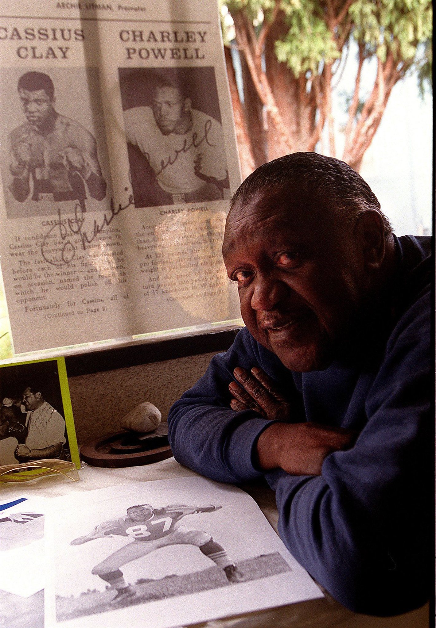 Charlie Powell, ex-49er, Raider and boxer, dies at 82