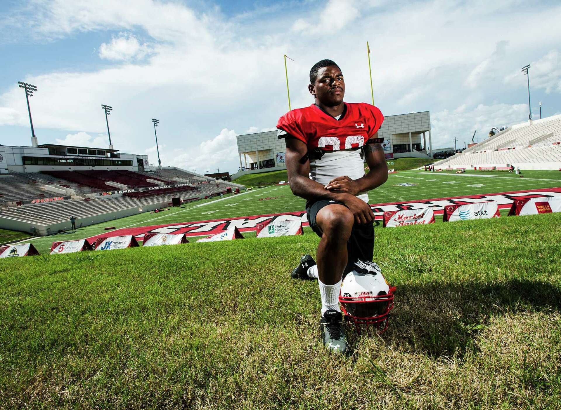 Lamar sophomore making impact in Cardinals secondary