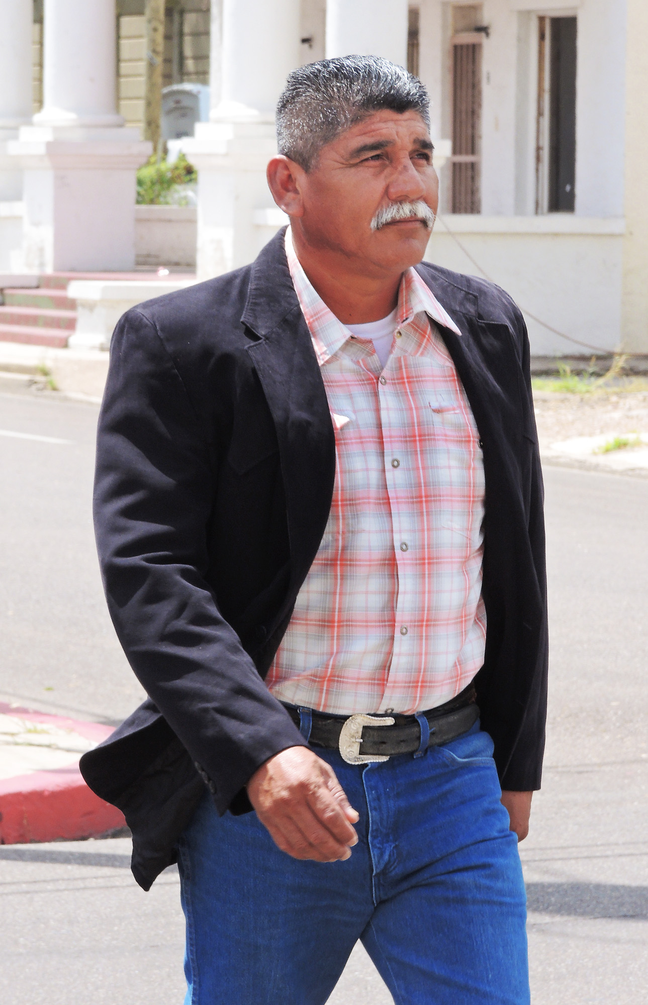 Laredo judge pleads guilty to extortion