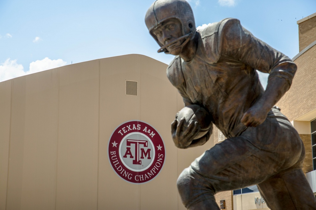 John David Crow: The Aggie who endured