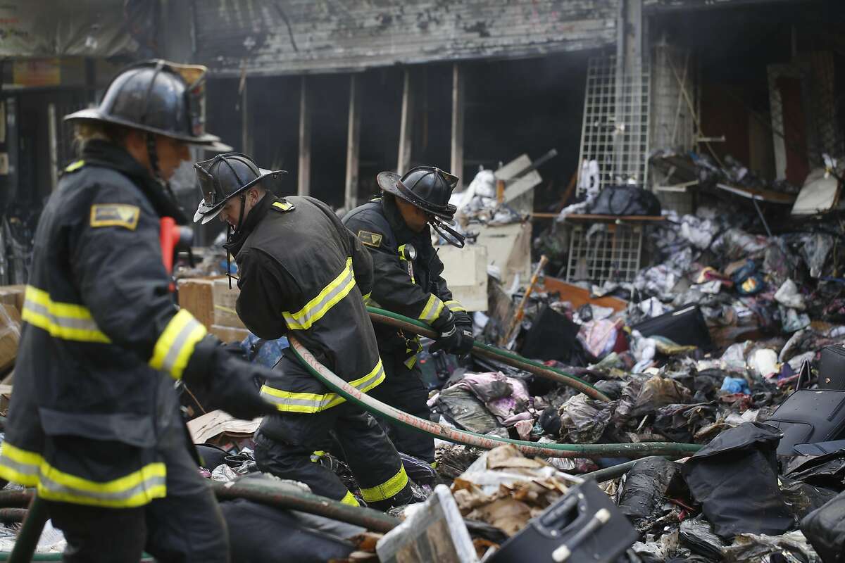 San Francisco firefighters contain big blaze in the Mission