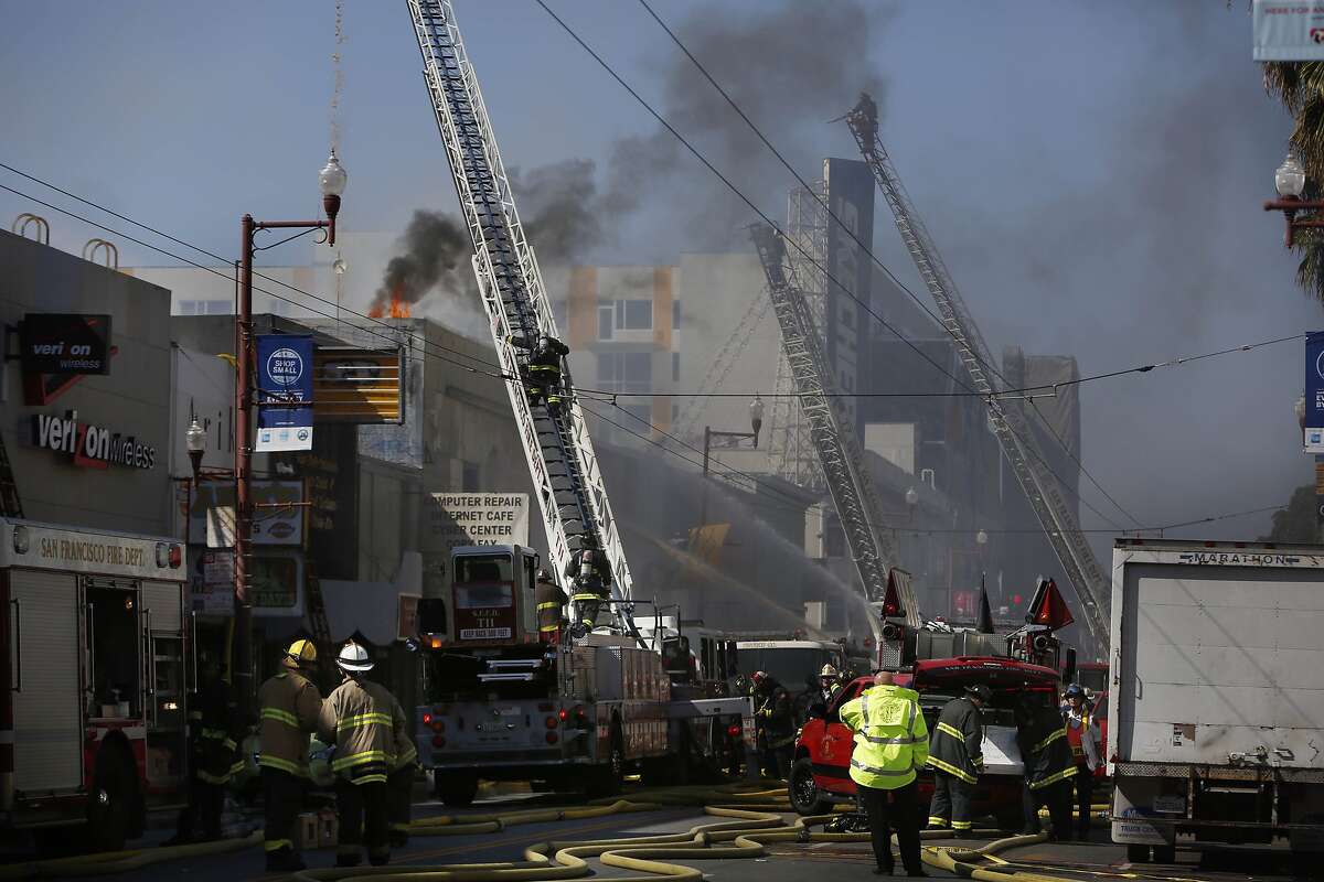 San Francisco firefighters contain big blaze in the Mission