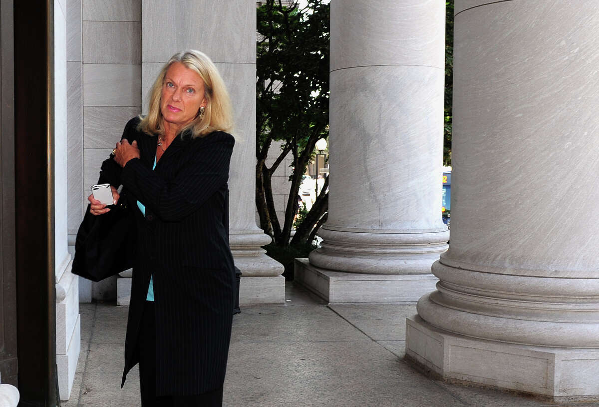 Witness: Rowland gave advice, got no money