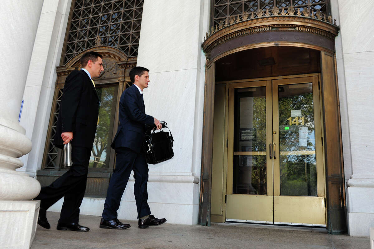 Witness: Rowland gave advice, got no money