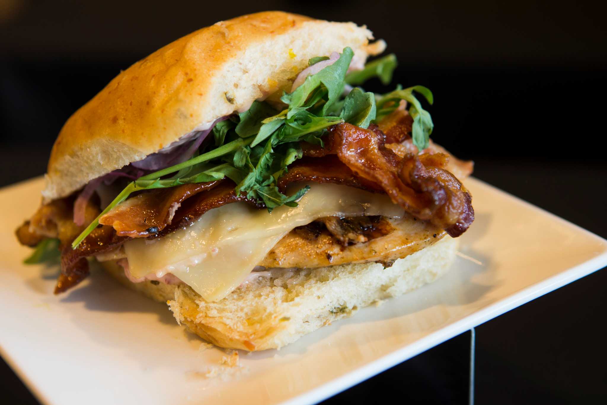 Texans add Houston restaurant favorites to NRG Stadium food stands