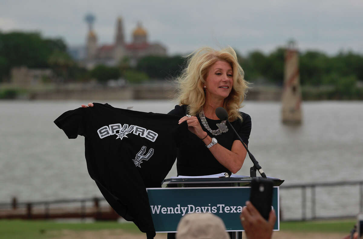 Davis discloses terminating pregnancy in her memoir