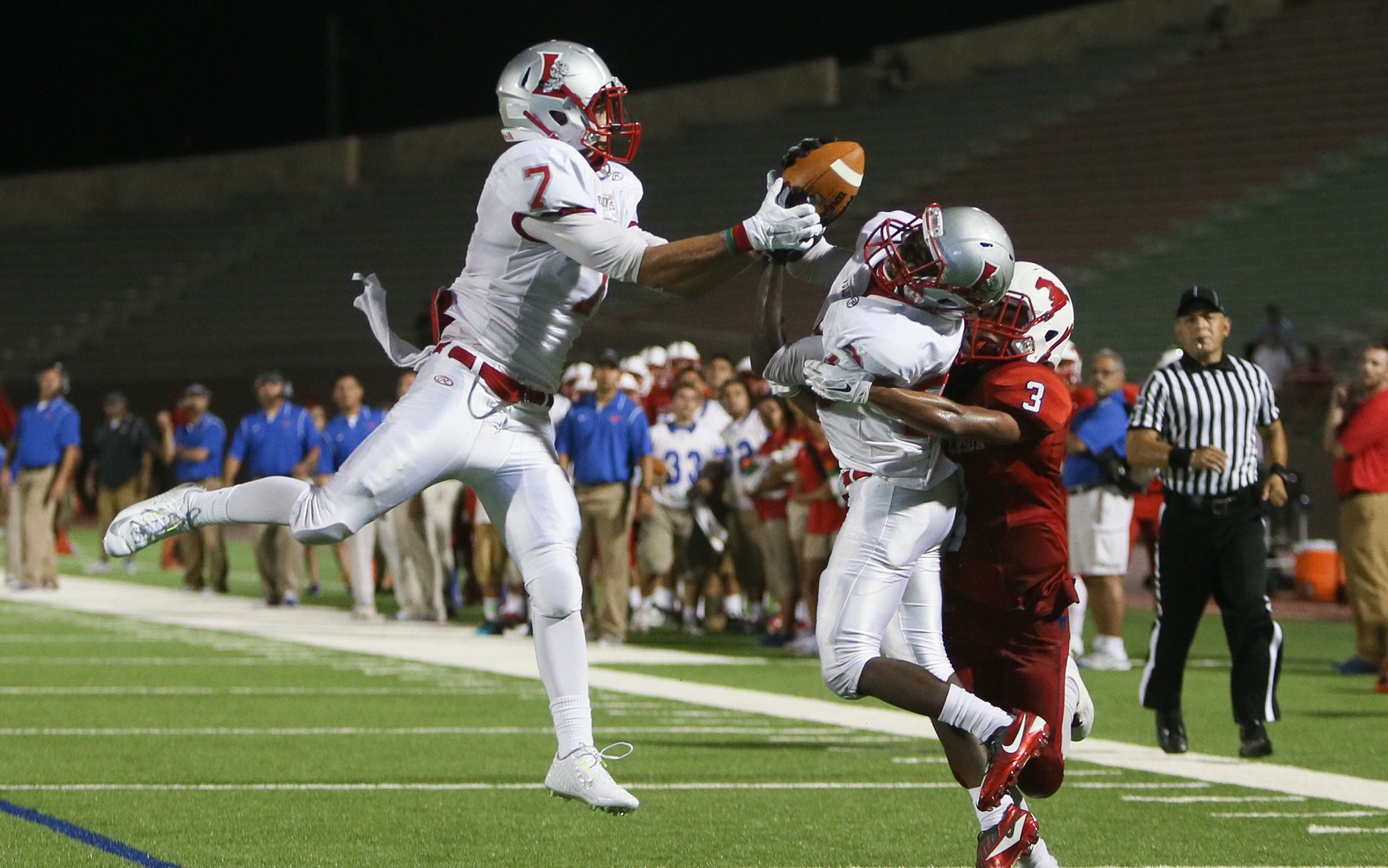 Fuller piles up yards, TDs as Vols dominate