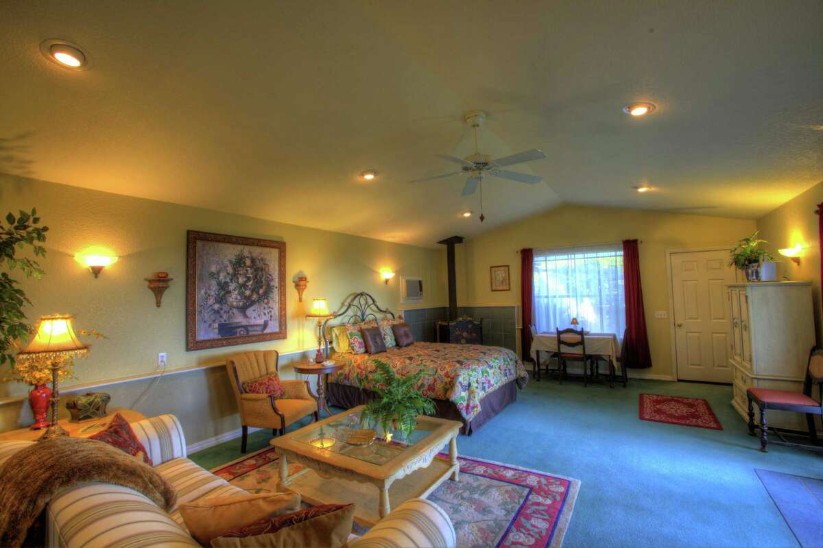 Weston House in Shingletown continues family’s artistic heritage