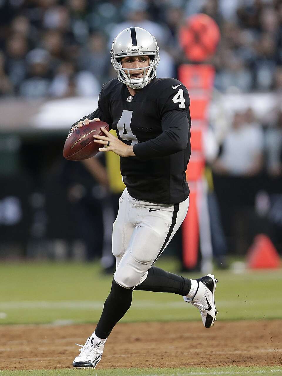 Raiders rookie Carr has high expectations for himself