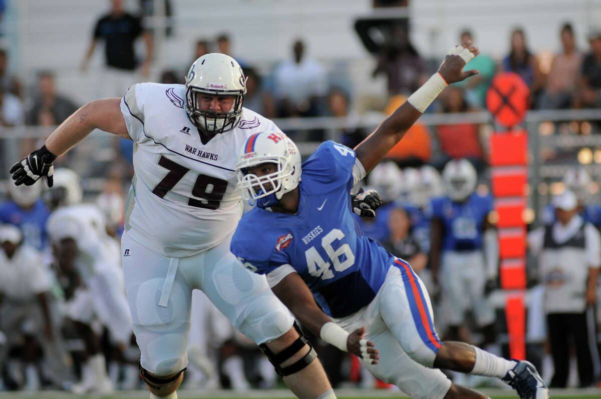 Alumni savor moment of first HBU game on campus