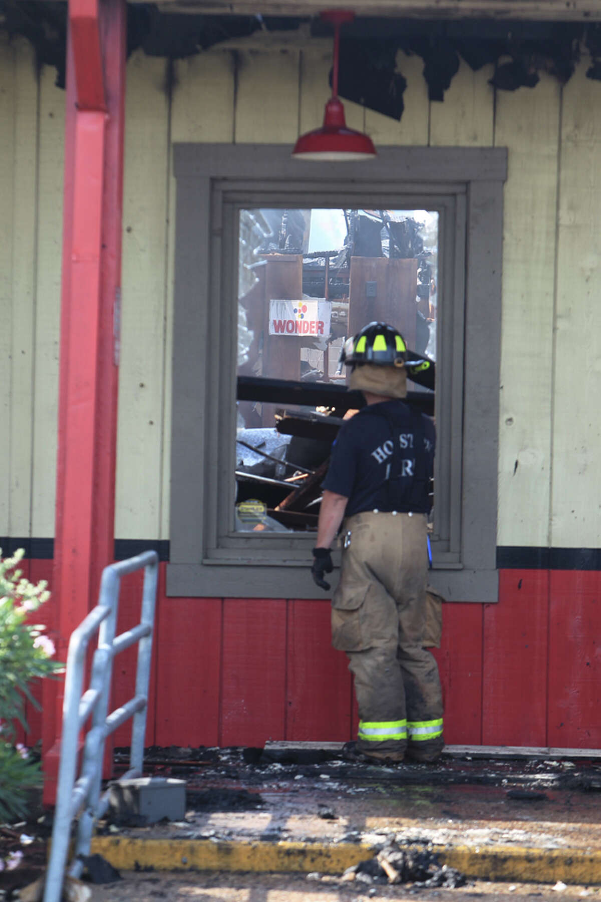 Pappas Bar-B-Q in NE Houston burns in 2-alarm blaze