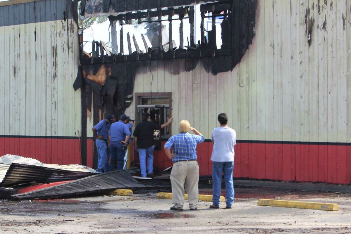 Pappas Bar-B-Q in NE Houston burns in 2-alarm blaze